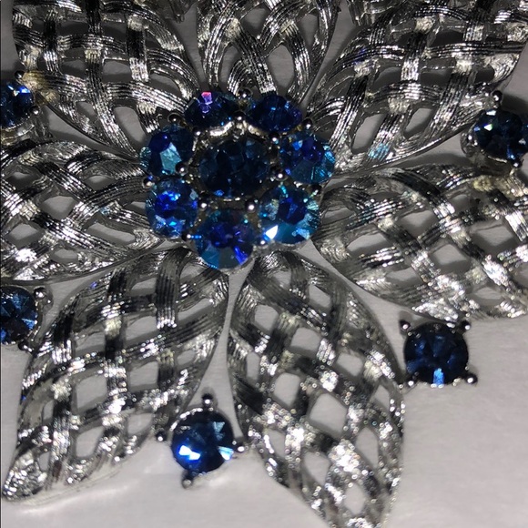 Lisner Jewelry | Jewelry | Vintage Lisner Brooch | Poshmark